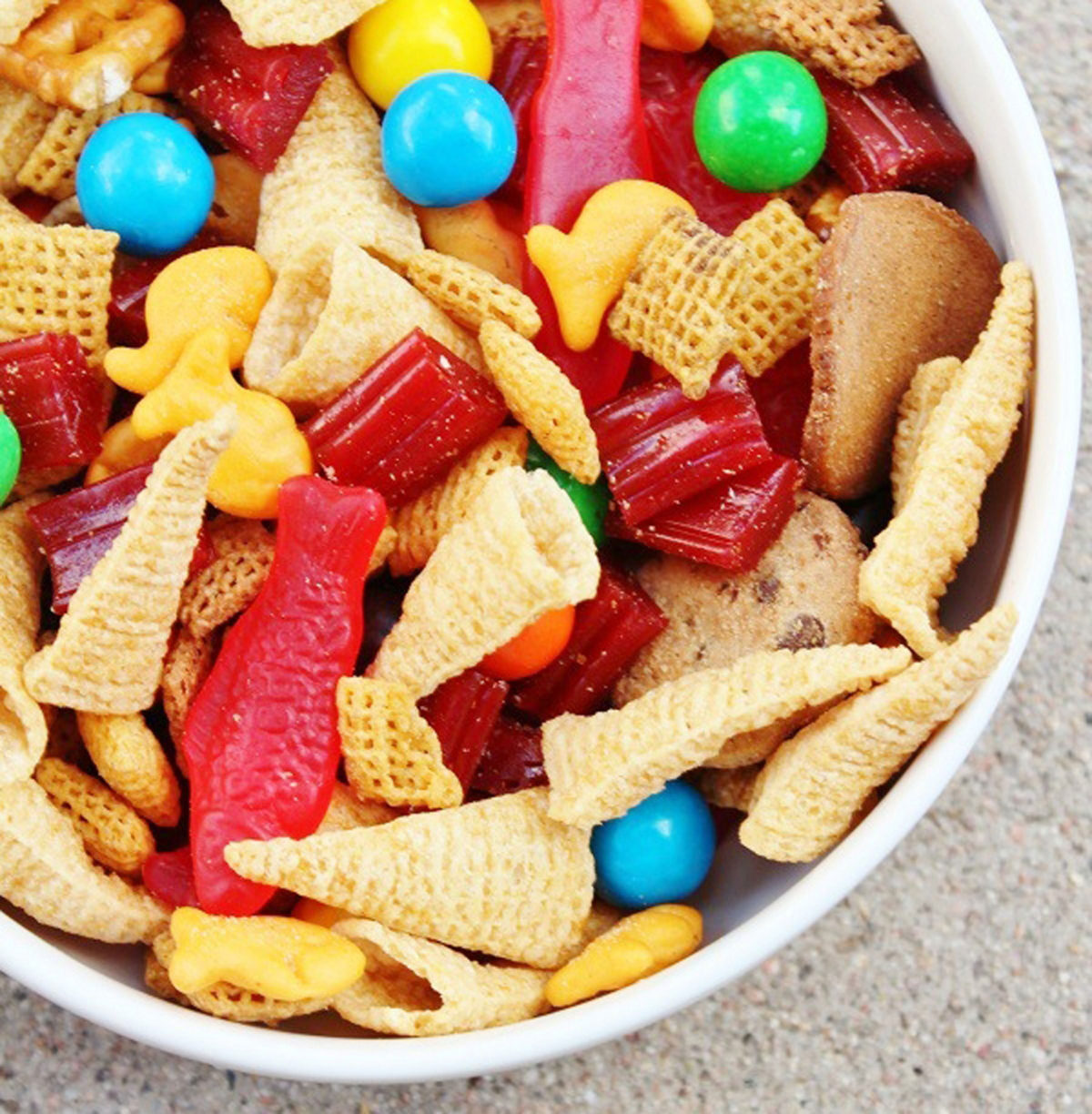 15 finger-lickin' trail mix recipes - My Silly Squirts