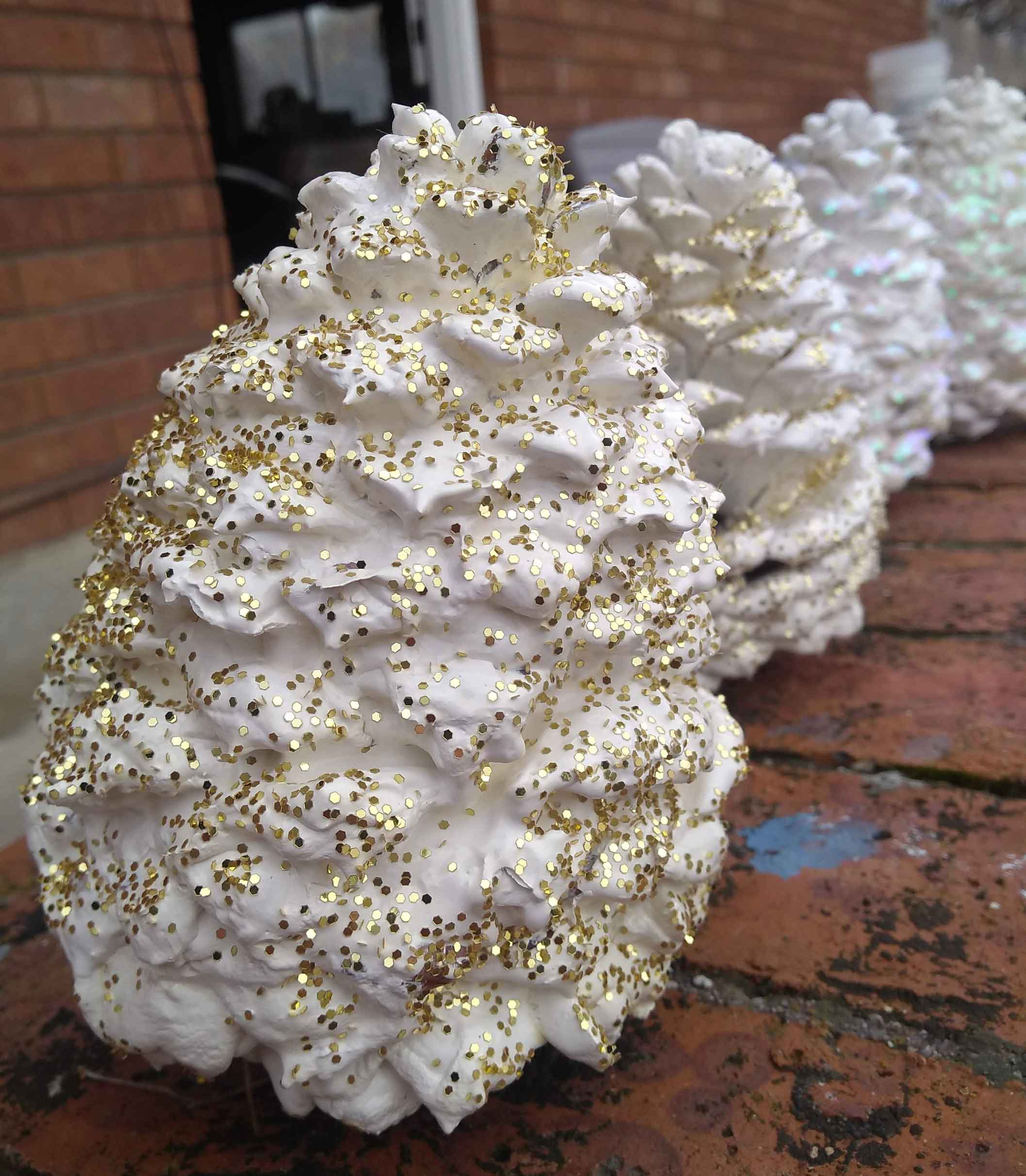 Five tips to sparkly-cute winter pine cones - My Silly Squirts