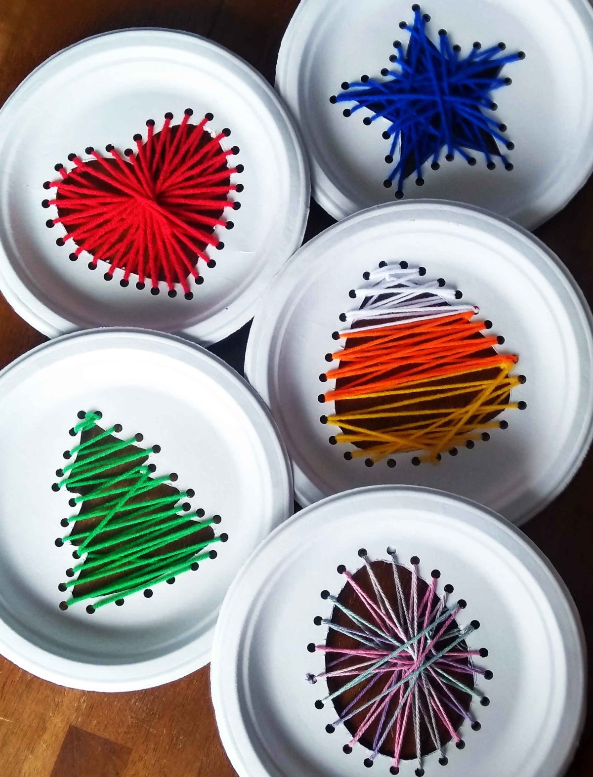 Kids paper plate string art for every holiday - My Silly Squirts