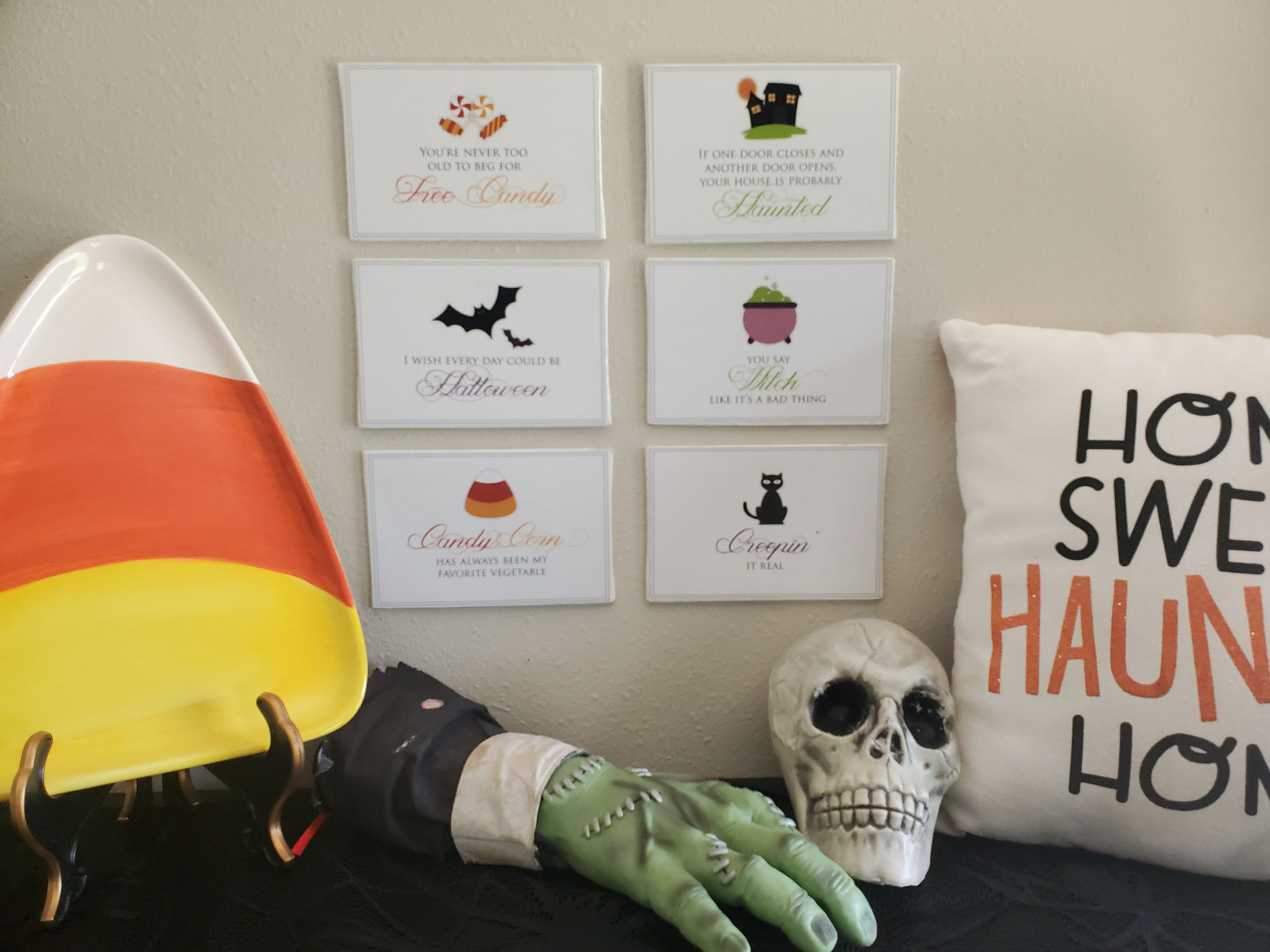 6 FREE Halloween wall art printables - My Silly Squirts
