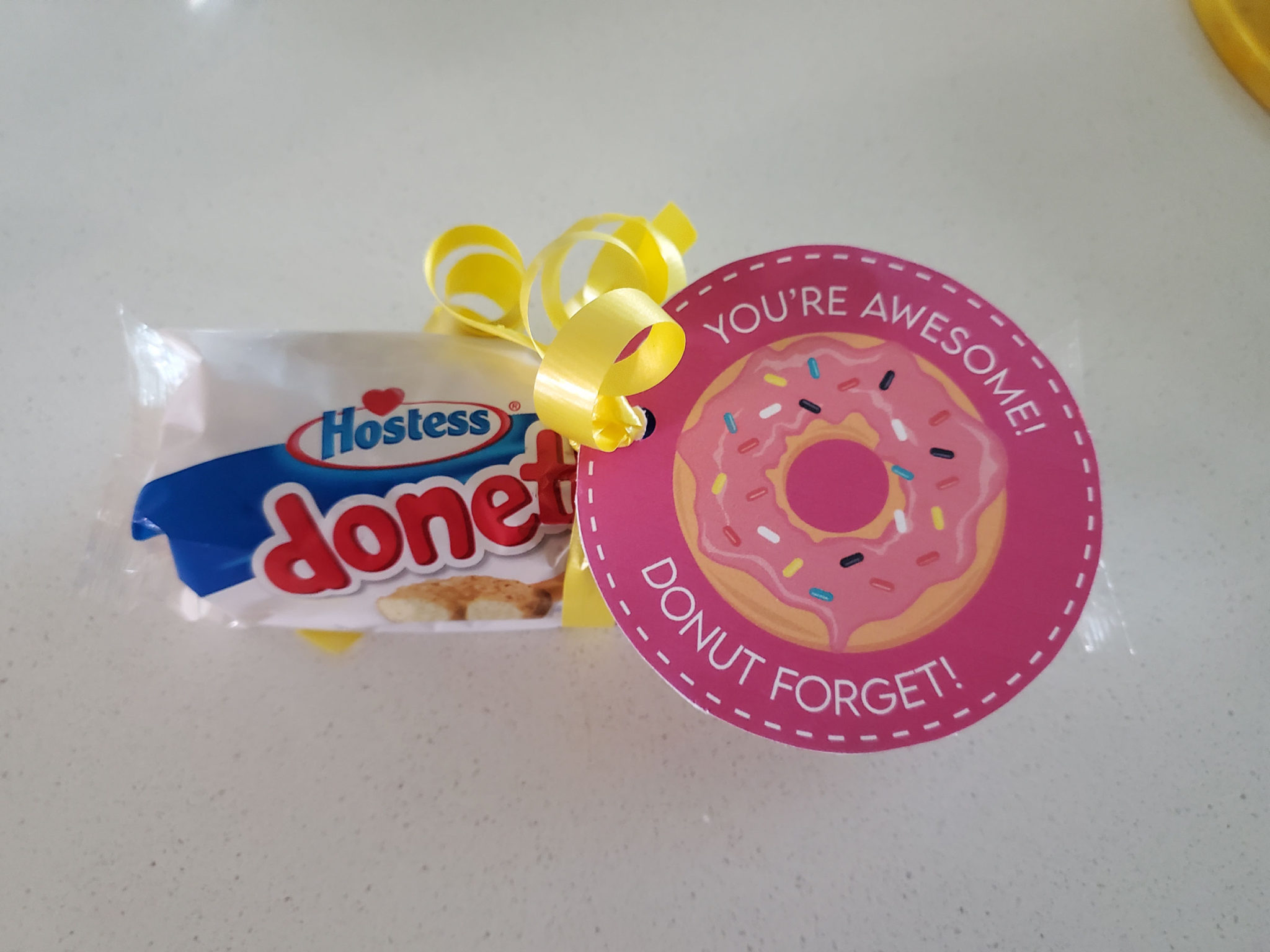 Perfect gift idea: Donut gift tag printable - My Silly Squirts