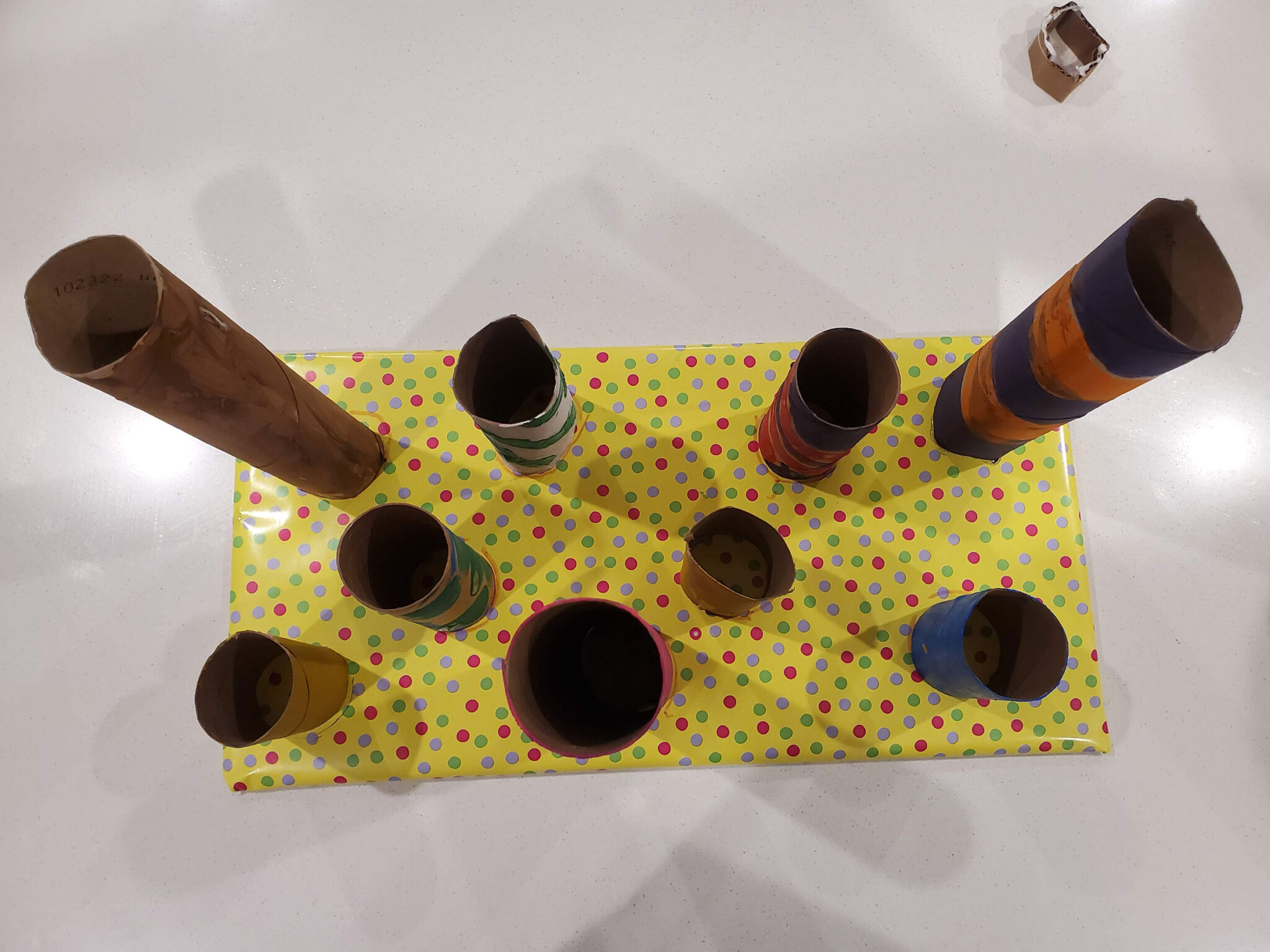Toddler crafts: toilet paper roll towers - My Silly Squirts