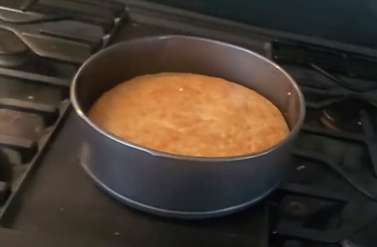 How to make the easiest birthday ice cream cake in 4 steps - My Silly ...