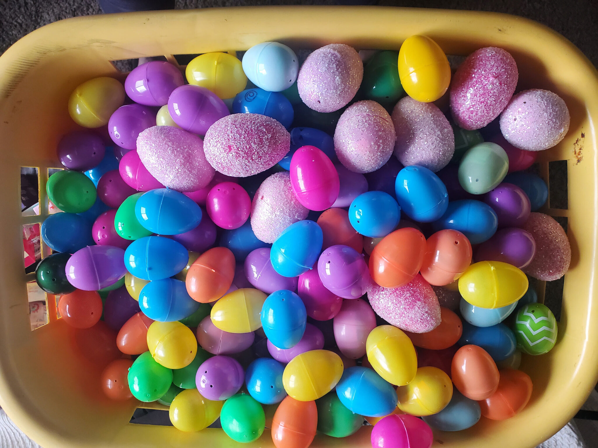 Five tips to throwing a neighborhood Easter Egg Hunt - My Silly Squirts
