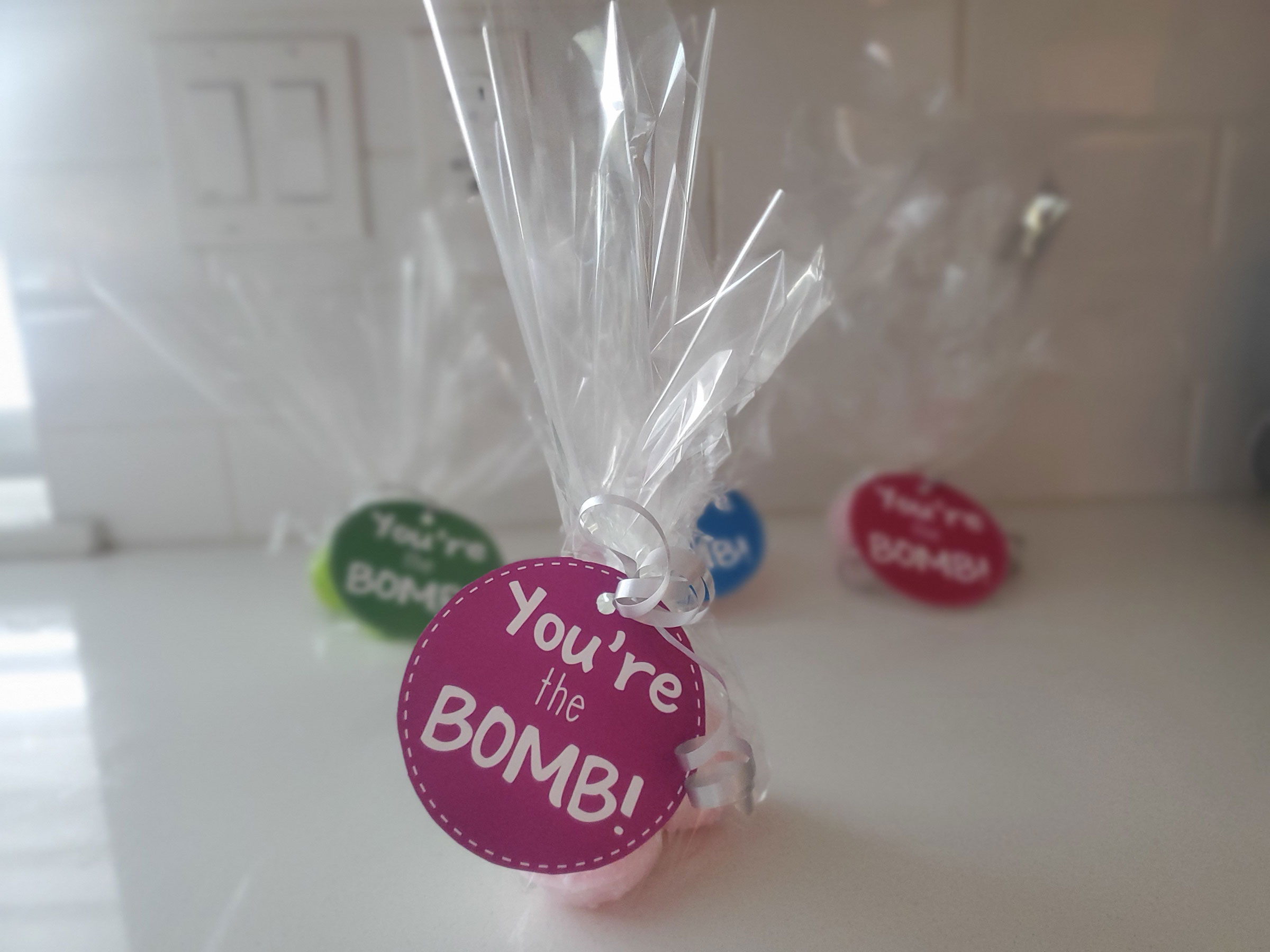 Easy and simple DIY homemade bath bombs for beginners - My Silly Squirts