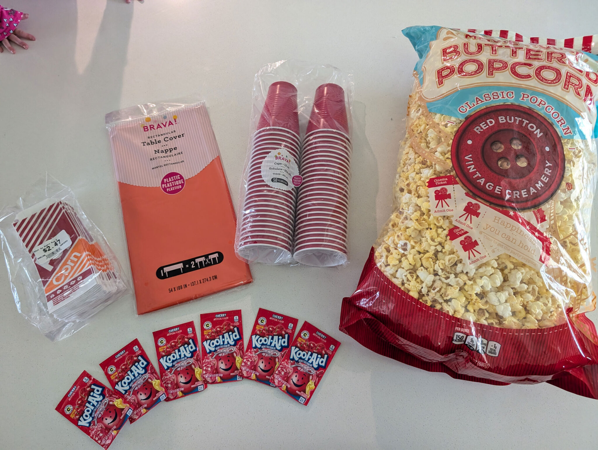How to throw an outdoor movie night on a budget - My Silly Squirts