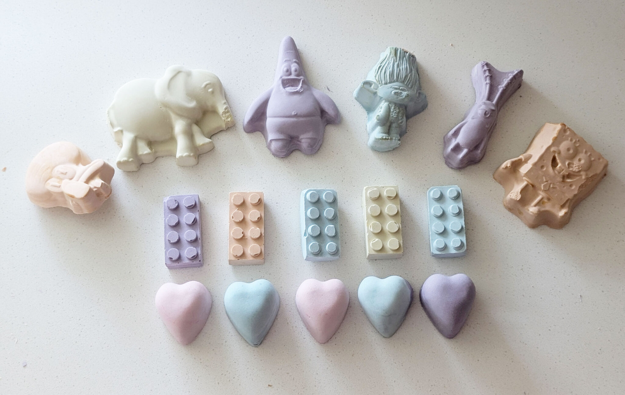 3-ingredient DIY sidewalk chalk in two easy steps! - My Silly Squirts