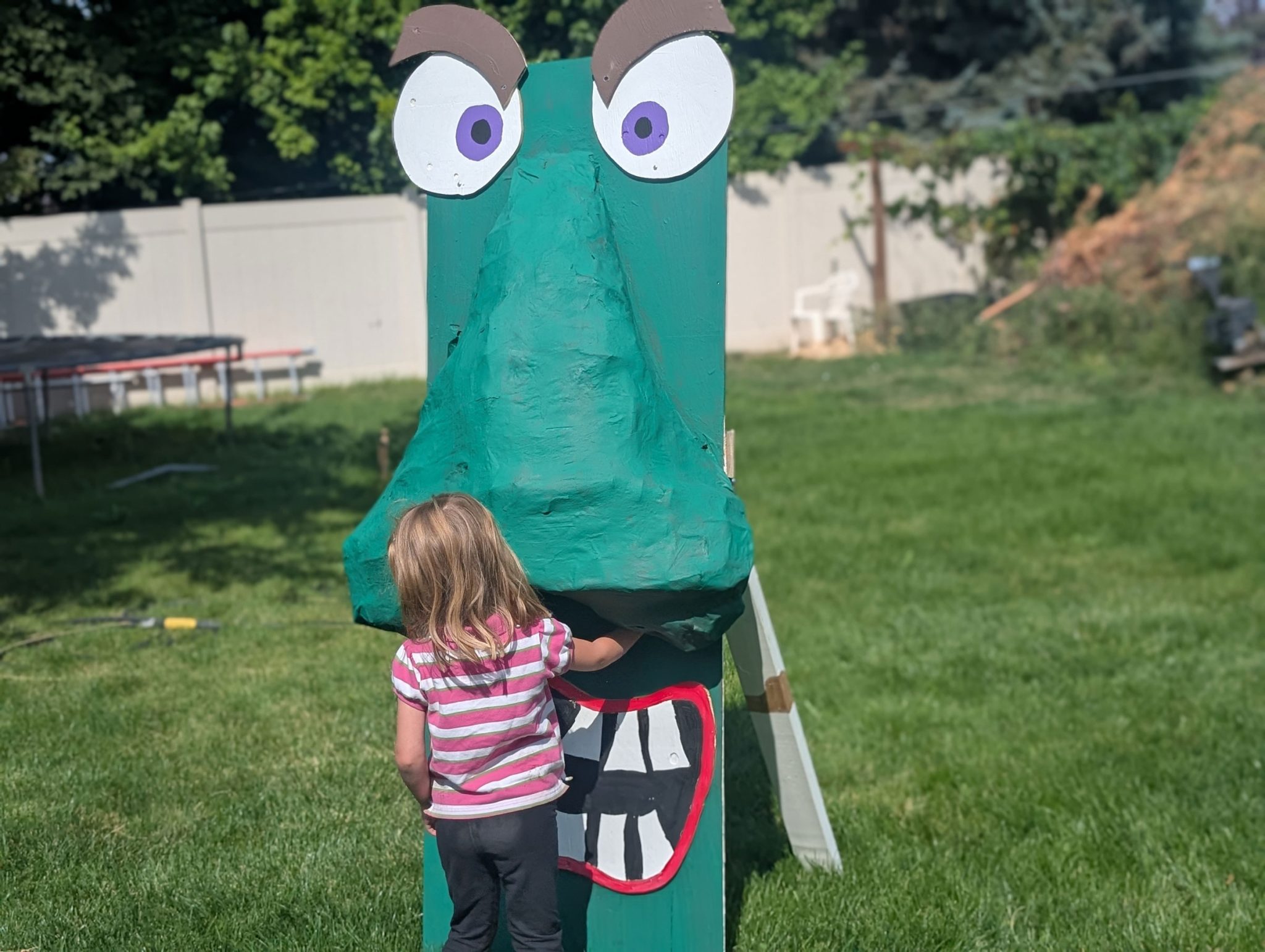 Do-it-yourself nose pick carnival game in 3 easy steps - My Silly Squirts