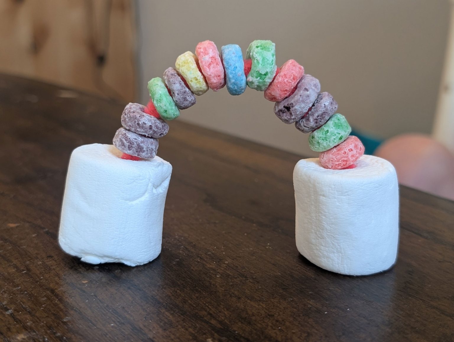 Adorable DIY craft: Fruit loop rainbows - My Silly Squirts